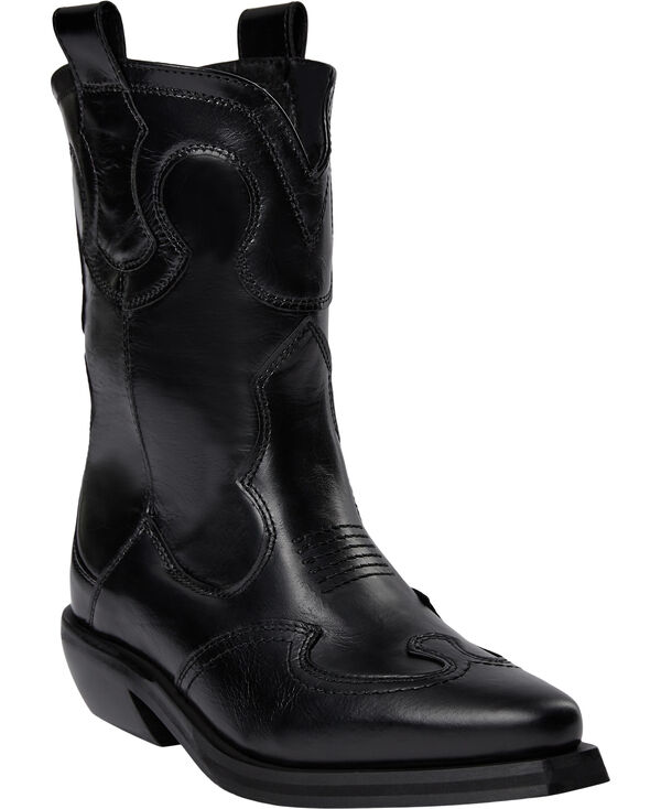 Pavement | Se det brede sortiment fra brandet i dag