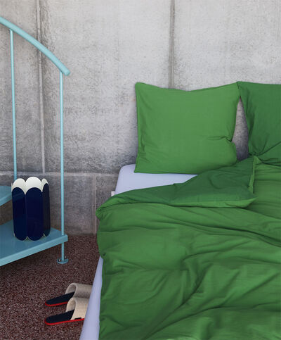 Hay | Se det brede sortiment fra brandet i dag