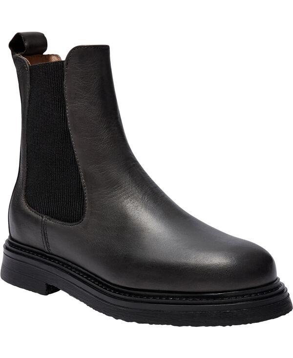 Pavement | Se det brede sortiment fra brandet i dag