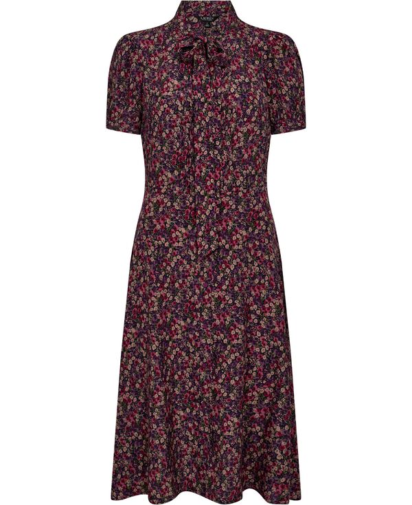 Kjoler | Find både lange og korte designs i flere farver | Magasin