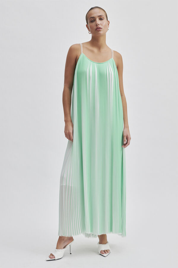 Kjoler | Find både lange og korte designs i flere farver | Magasin