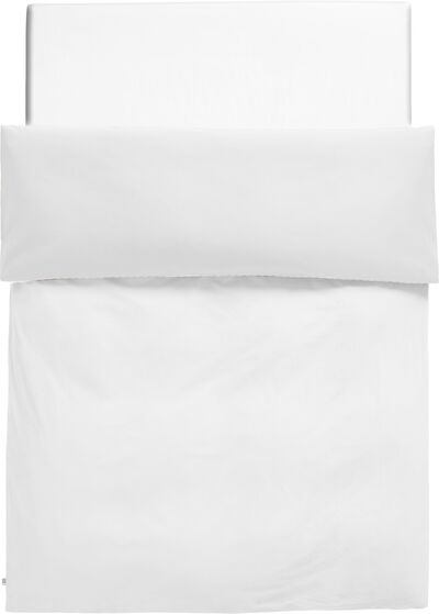 Hay | Se det brede sortiment fra brandet i dag