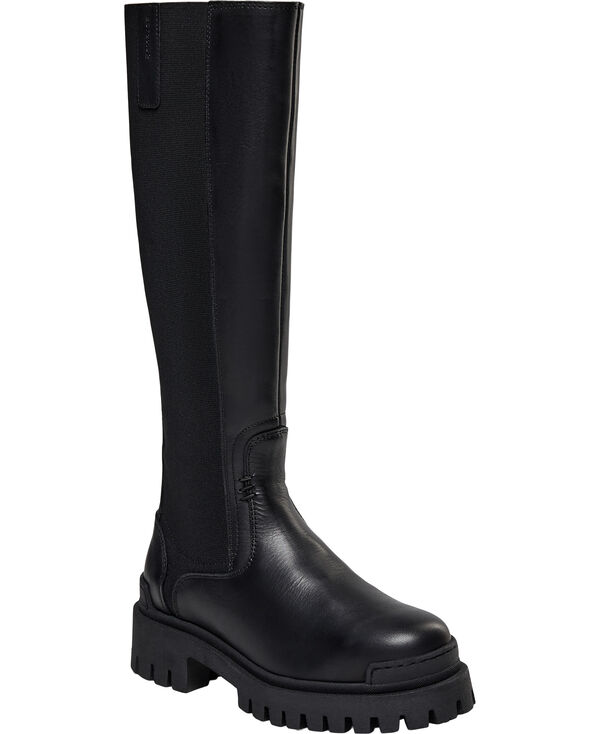 Pavement | Se det brede sortiment fra brandet i dag