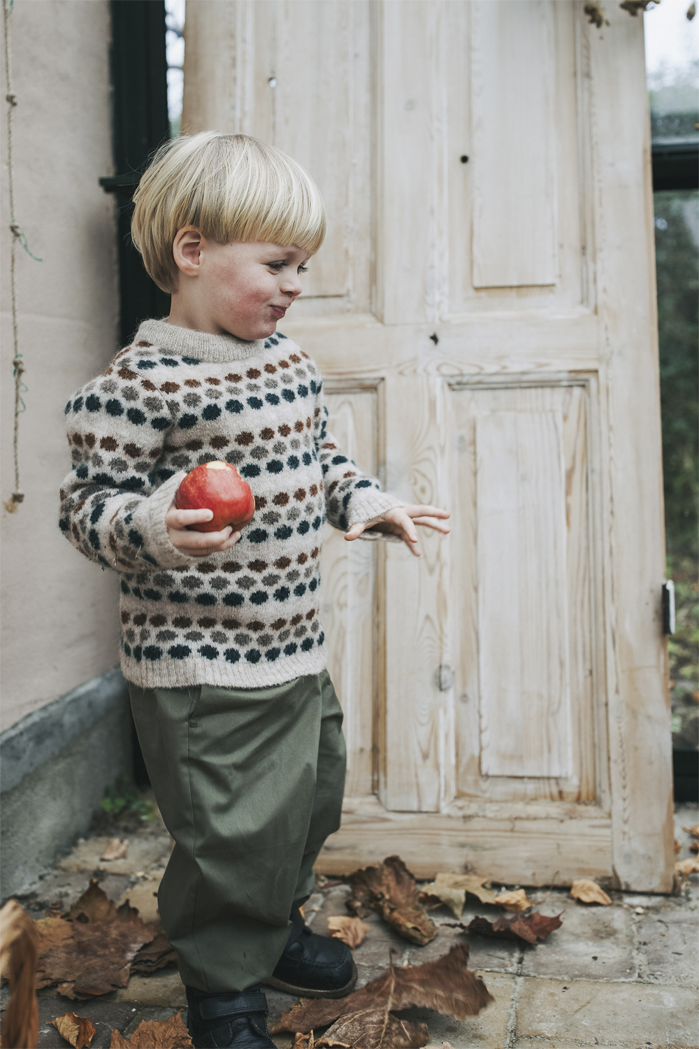 Strikkeopskrift: Restesweater - strik med prikker | Find en gratis ...